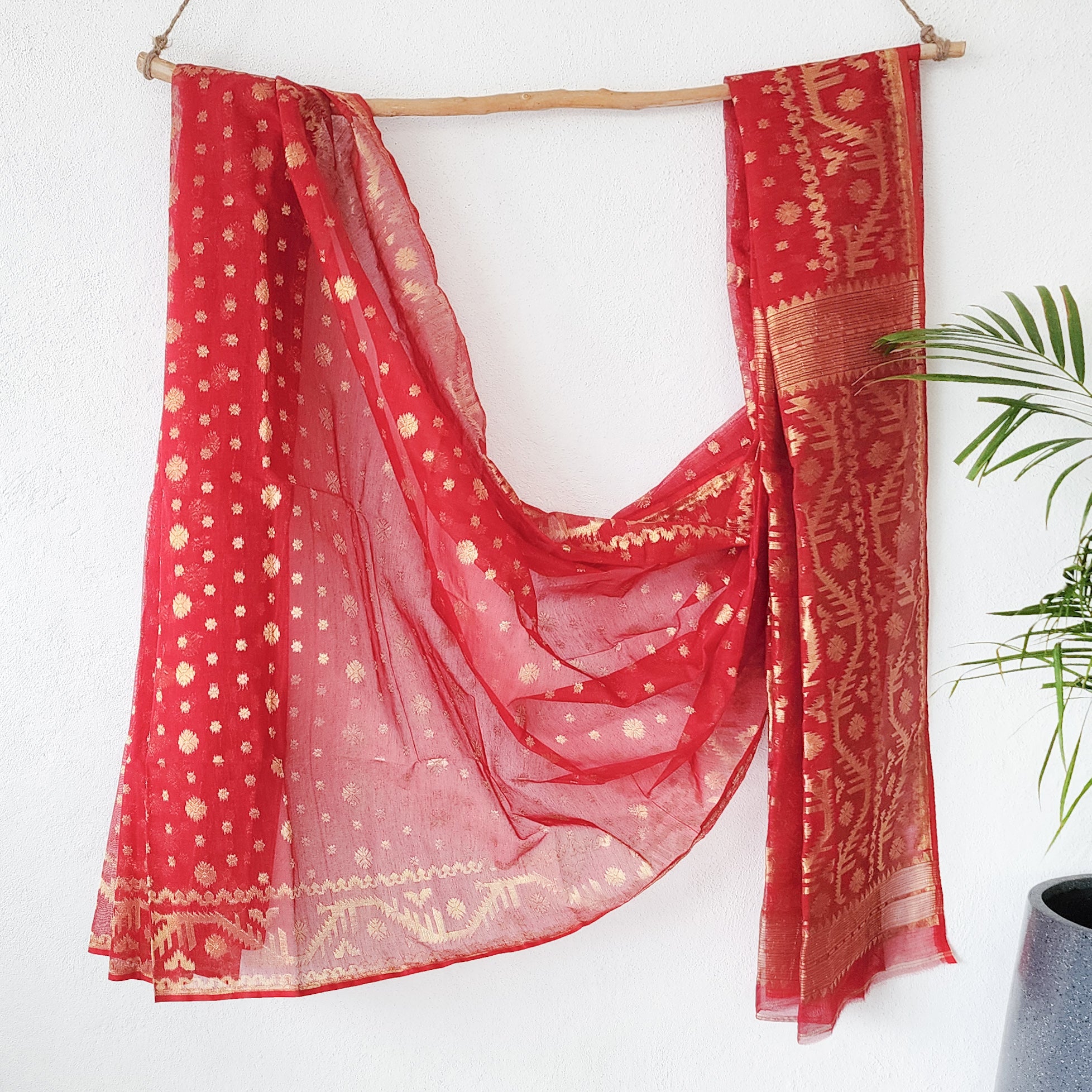 MADHU- Cotton Silk Red With Golden Zari Saree – Sanskruti