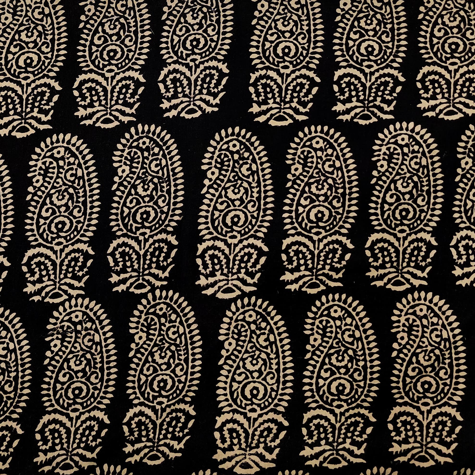 ( Pre-Cut 1.90 Meter )Pure Cotton Ajrak Black With Cream And Big Kairi – Sanskruti