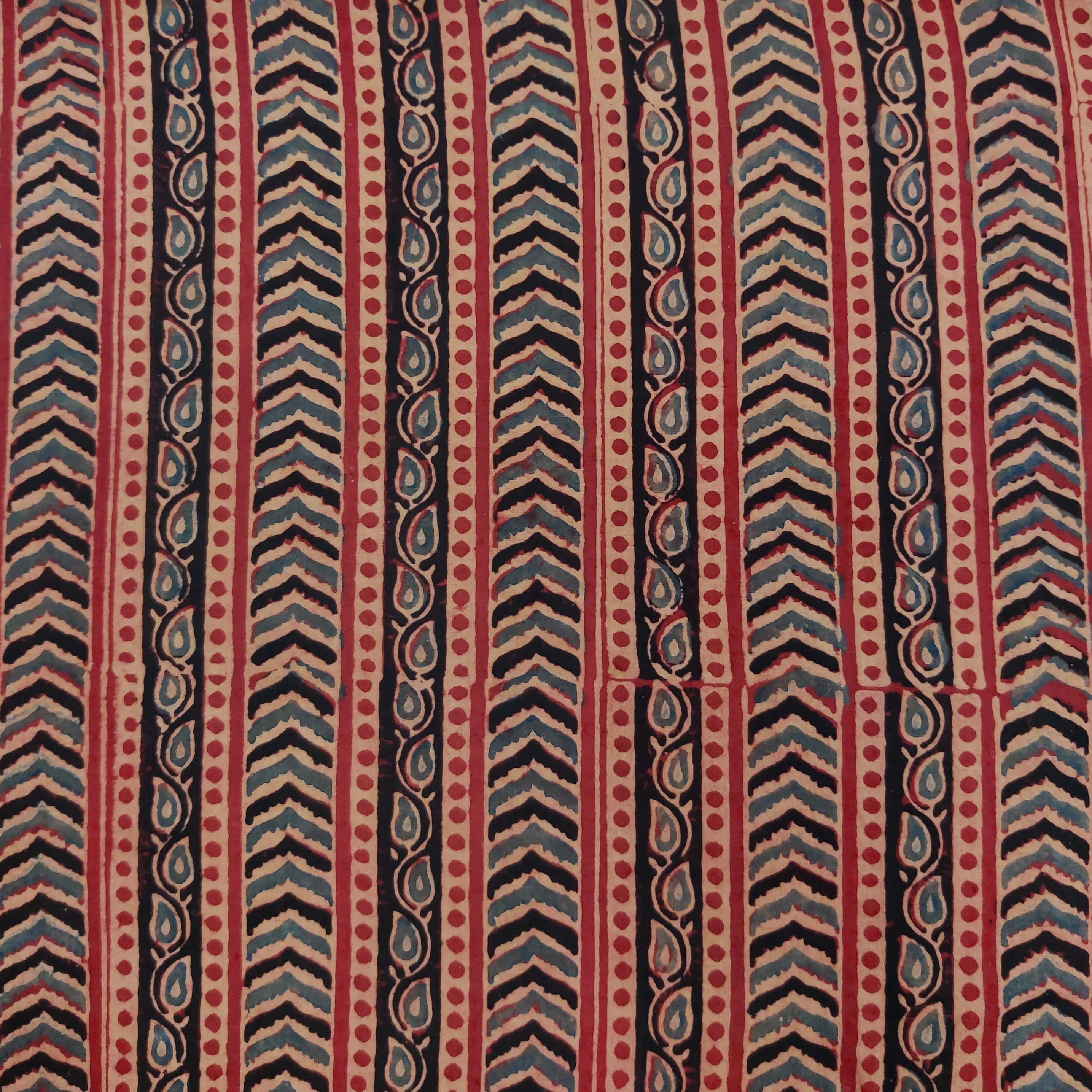 ( Pre-Cut 2.40 Meter ) Pure Cotton Ajrak Rust And Black Arrow Border H – Sanskruti