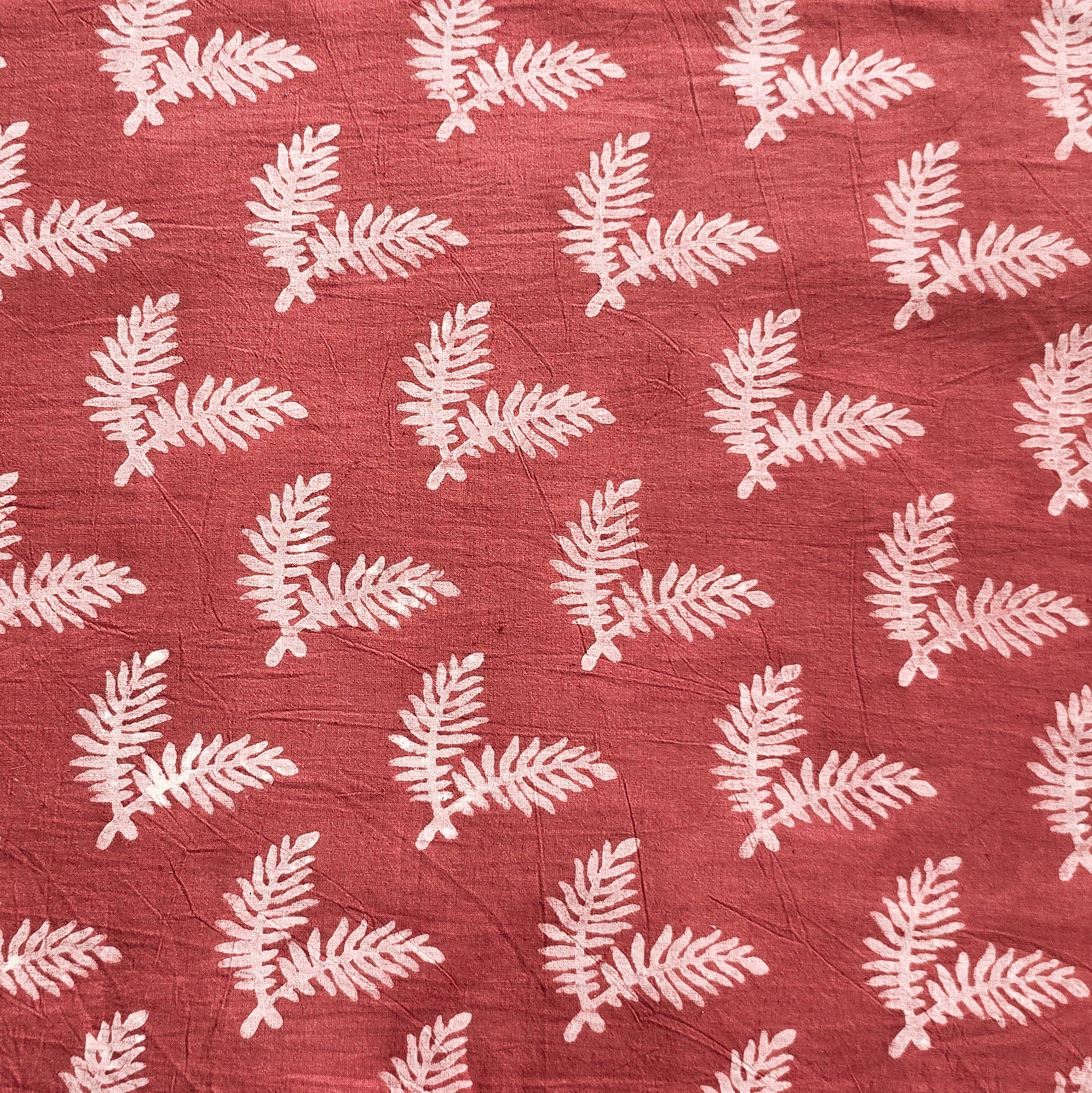 ( Pre-Cut 1 Meter ) Pure Cotton Dabu Mud Red With White Leaves Hand Bl – Sanskruti