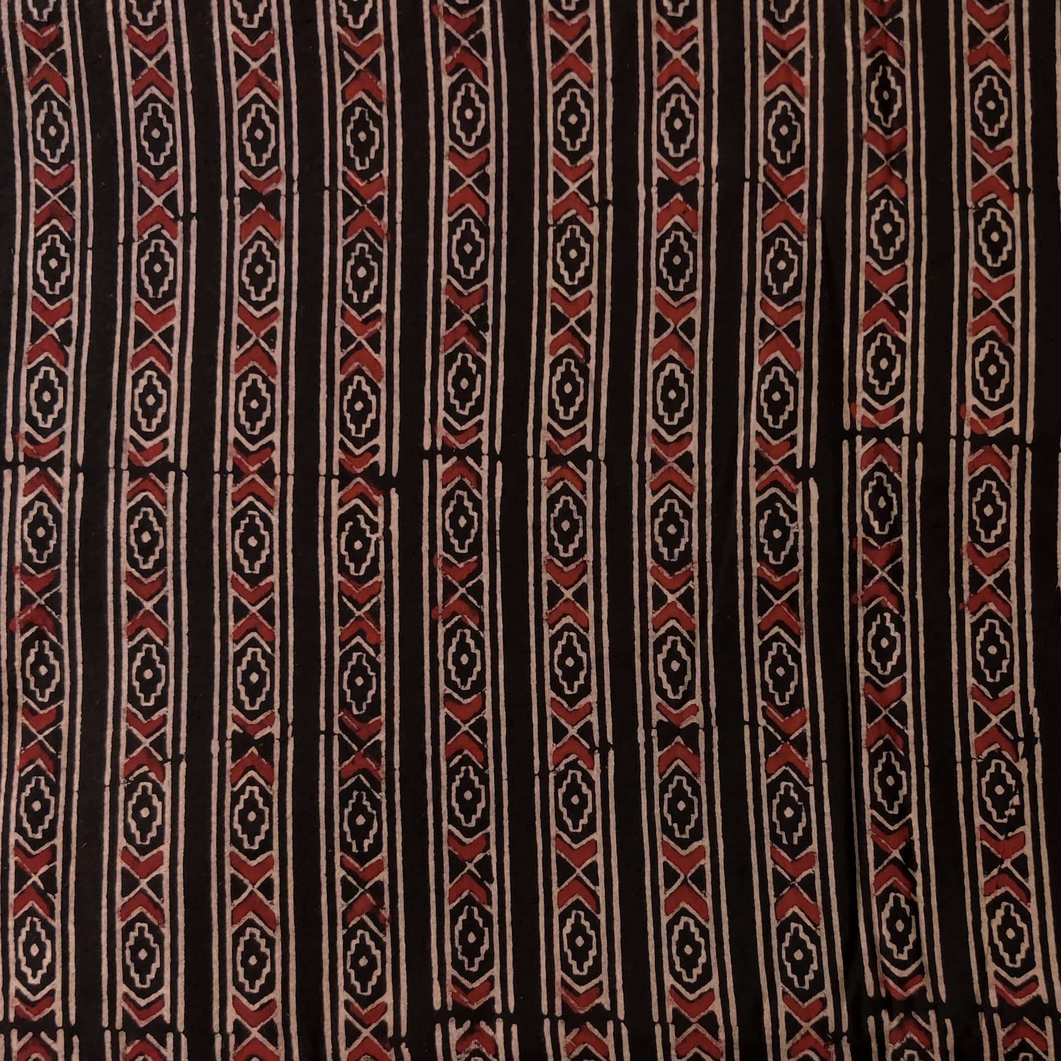 Pre-cut 1.70 meter Pure Cotton Ajrak Black With Rust Cream Tribal Bord – Sanskruti