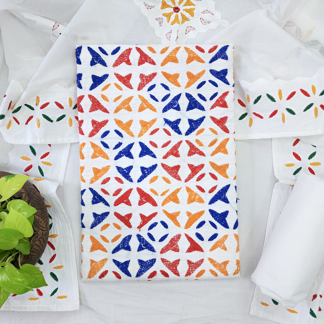 APPLIQUE QUEEN- Pure Cotton Monochrome White Applique With Different C ...