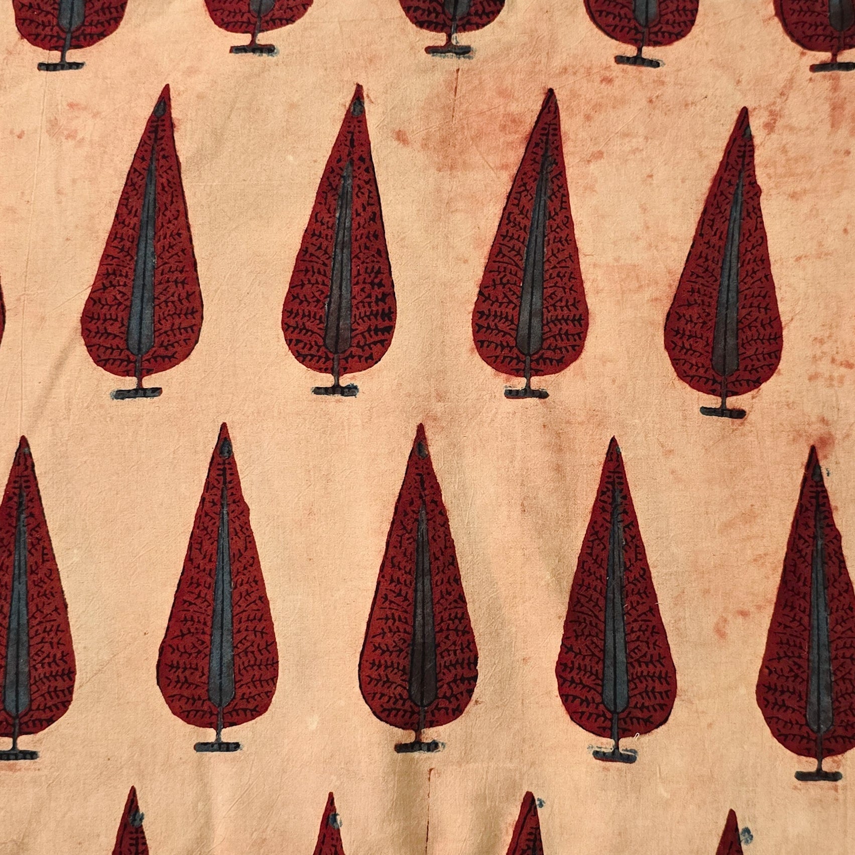 (Pre Cut 1.18 Meter )Pure Cotton Ajrak Peach With Red Big Leaves Motif – Sanskruti