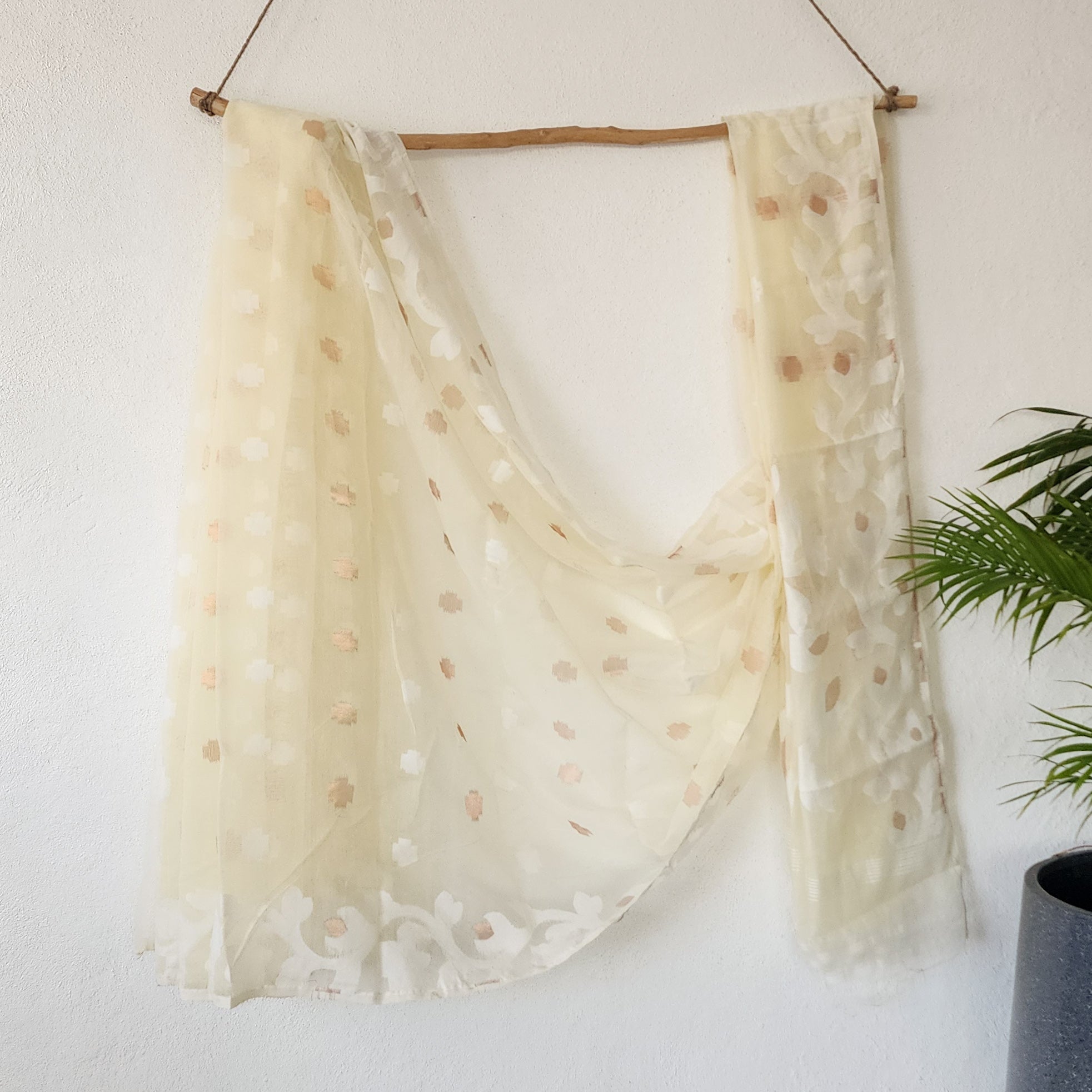 JAMDANI-Jamdani Brasso Cream With Copper Motifs Saree – Sanskruti