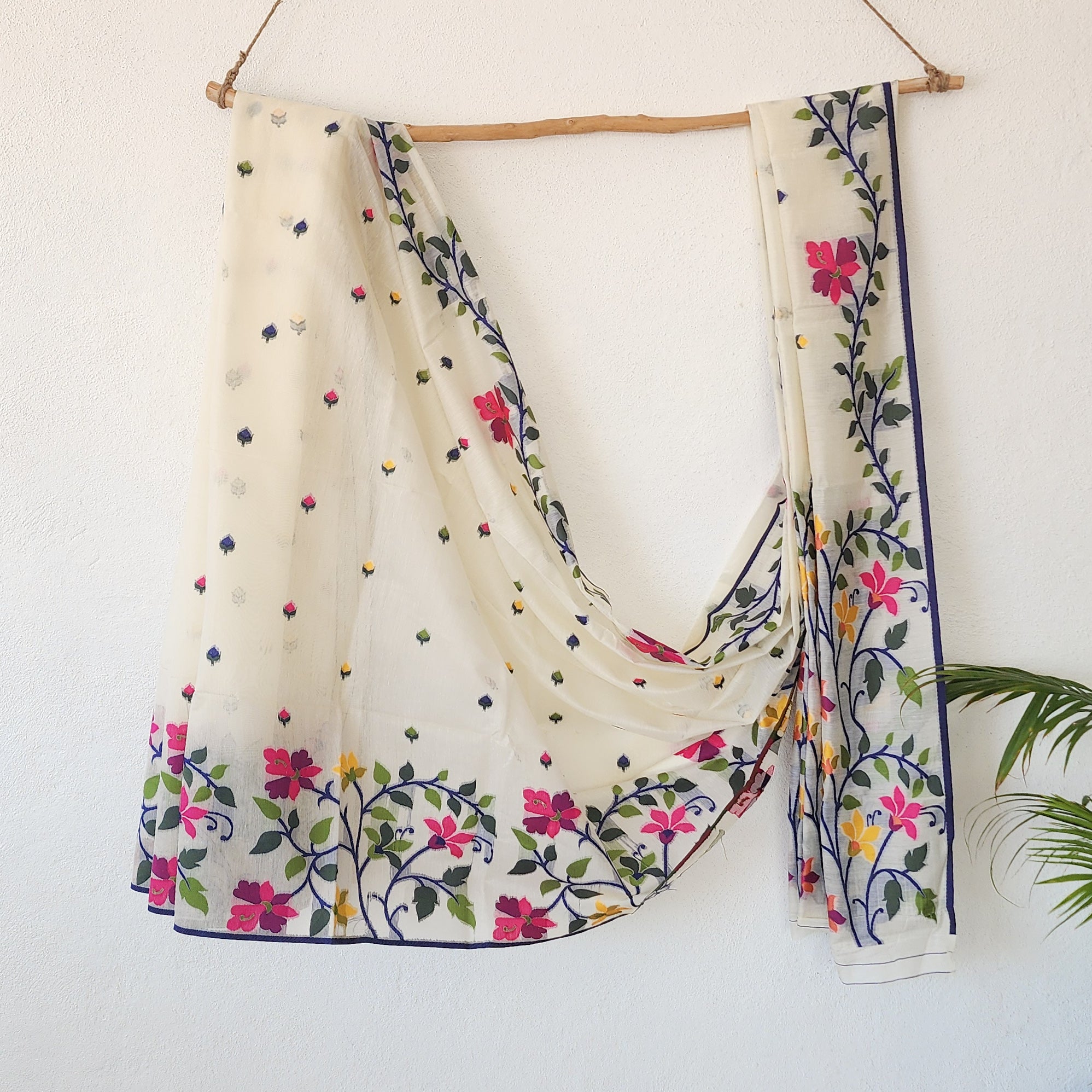 JAMDANI-Jamdani Brasso Cream With Blue Flower Design Saree – Sanskruti