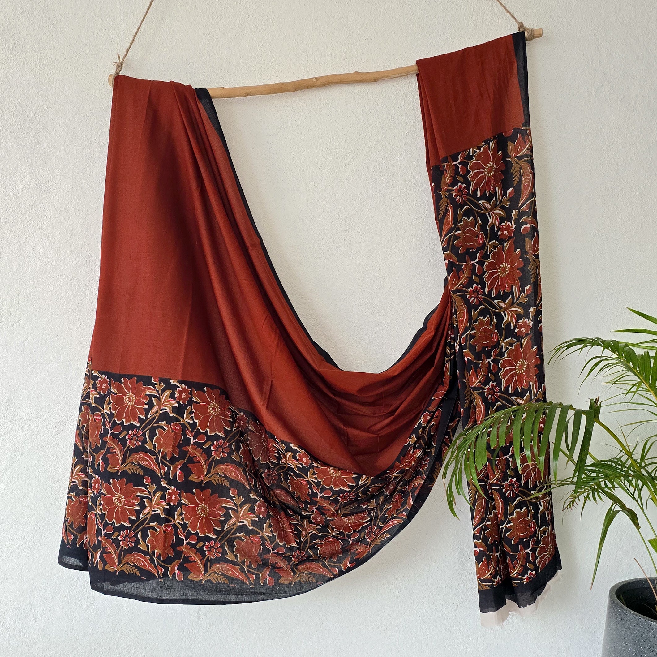 VEDIKA - Pure Cotton Maroon With Black Flower Jaal Saree – Sanskruti