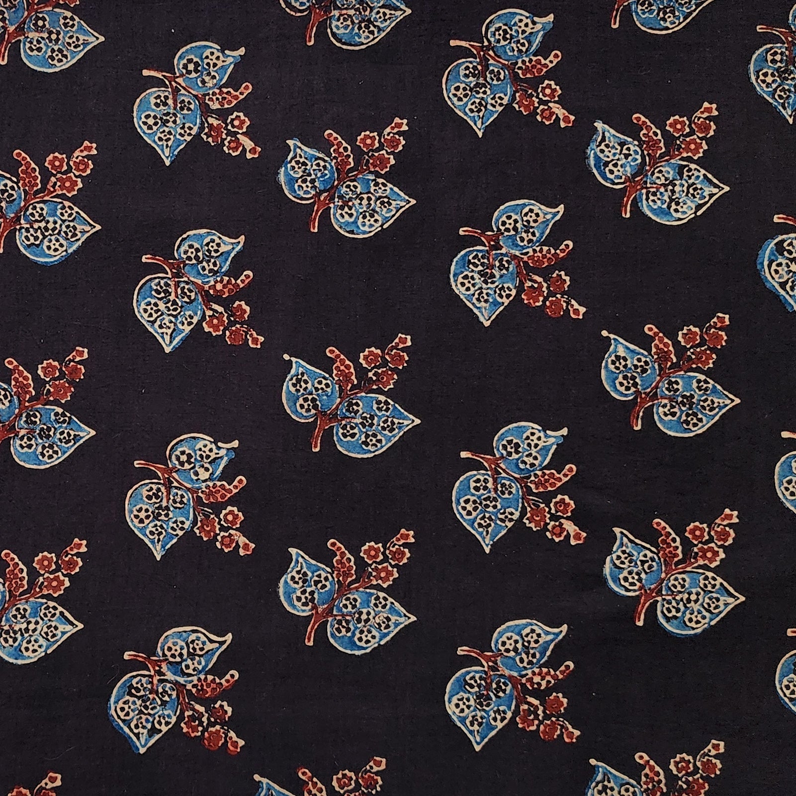 (PRE-CUT 2.20 METER) Pure Cotton Gad Ajrak Black With Rust Blue Flower – Sanskruti