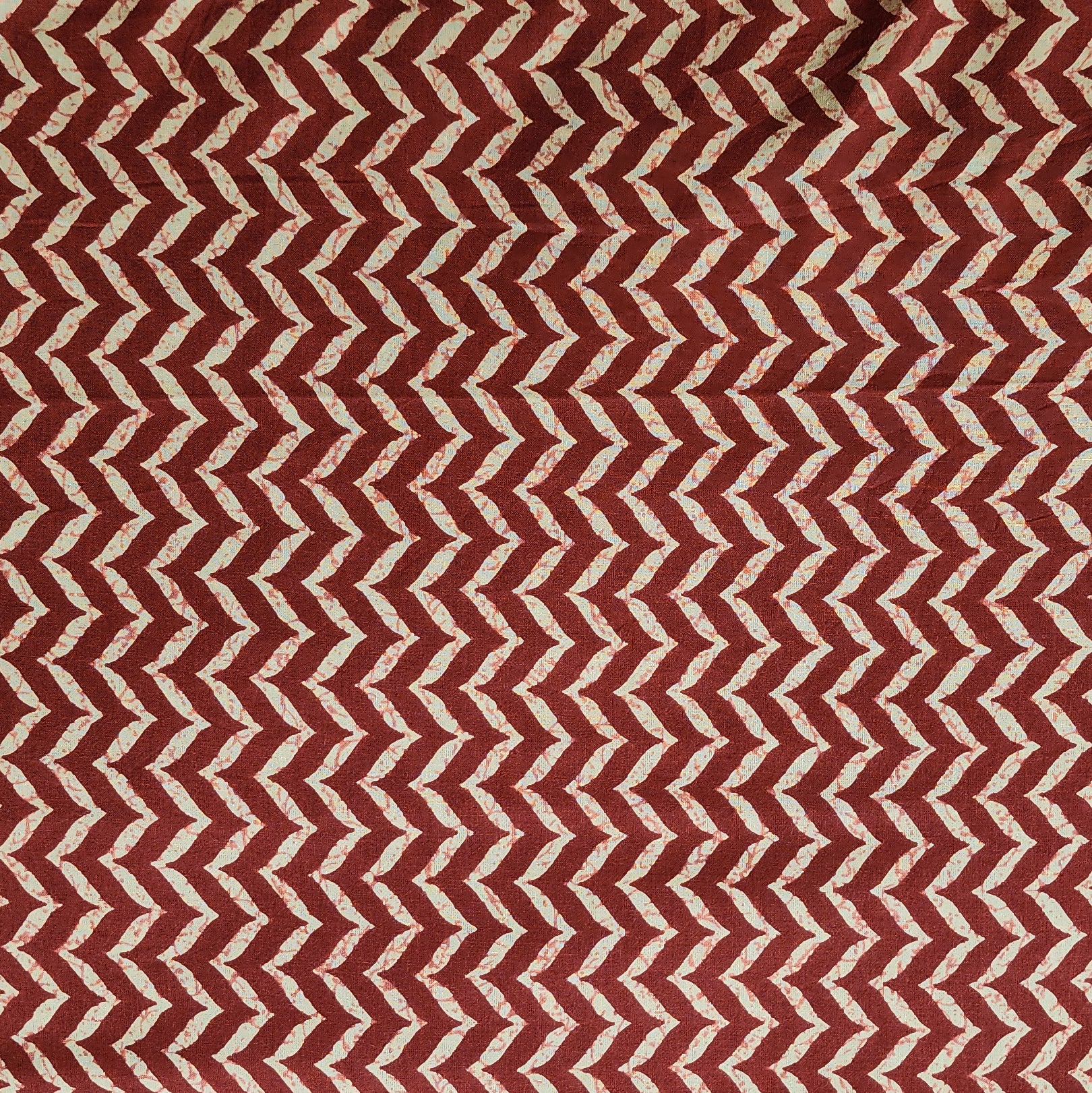 Pure Cotton Maroon With Zig Zag Pattern Screen Print Fabric – Sanskruti