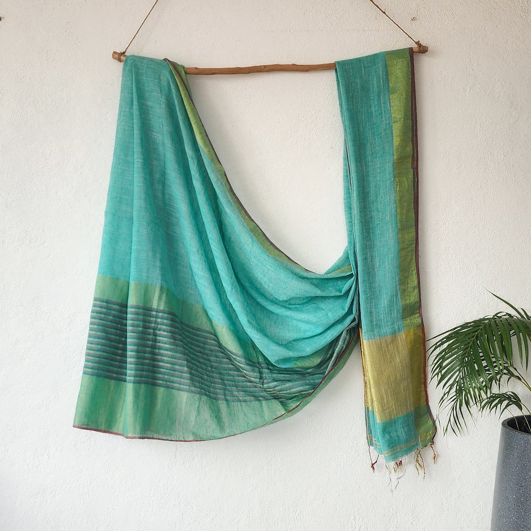 AAROHI- Linen Mint Green With Golden Zari Big Border Pallu Design Sare ...