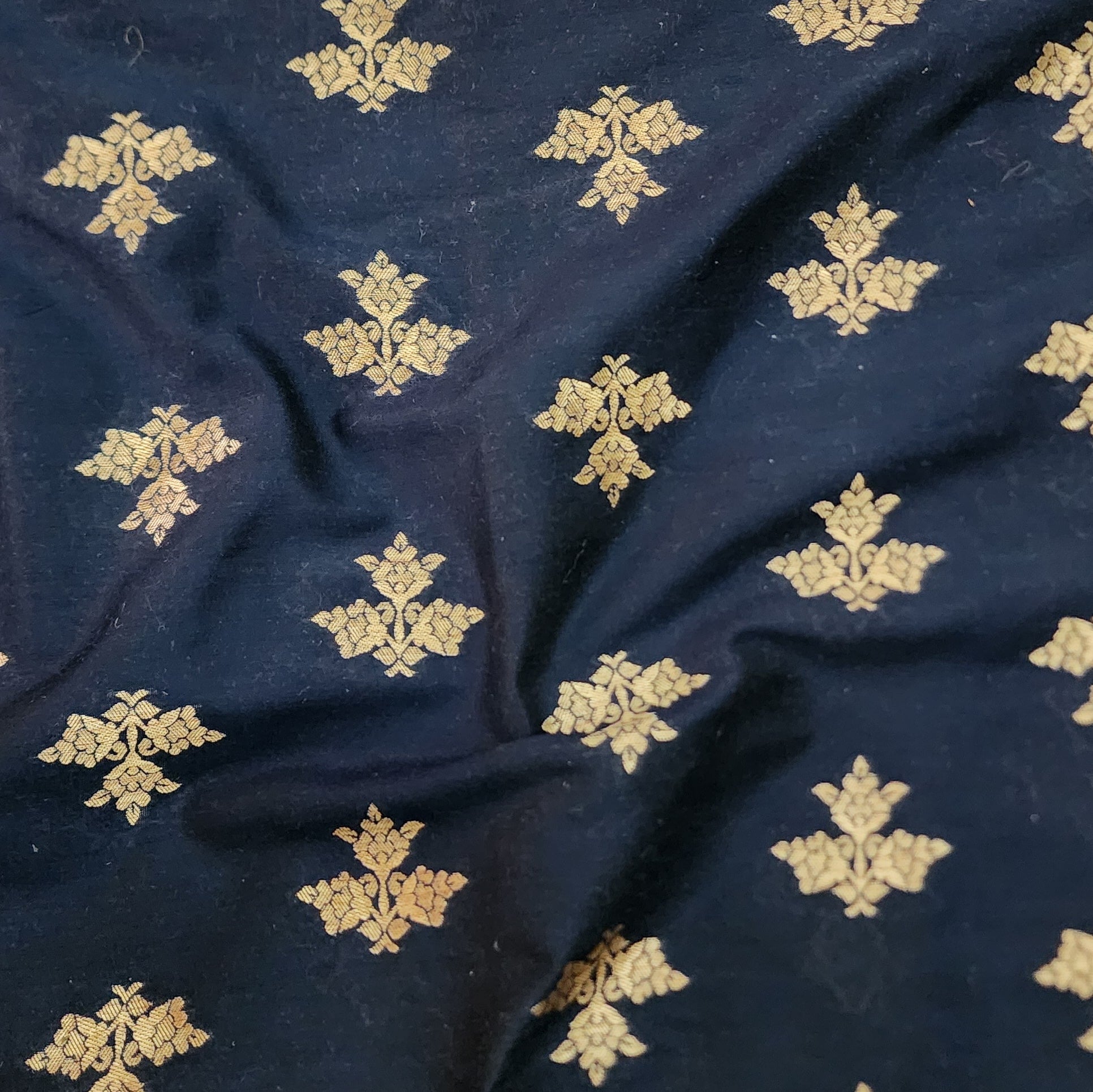 ( Pre-Cut 1.70 Meter ) Brocade Navy Blue With Golden Leafs Motif Fabri ...