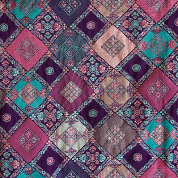 Brocade Purple With Pink And Golden Zari Diamond Pattern Fabric – Sanskruti