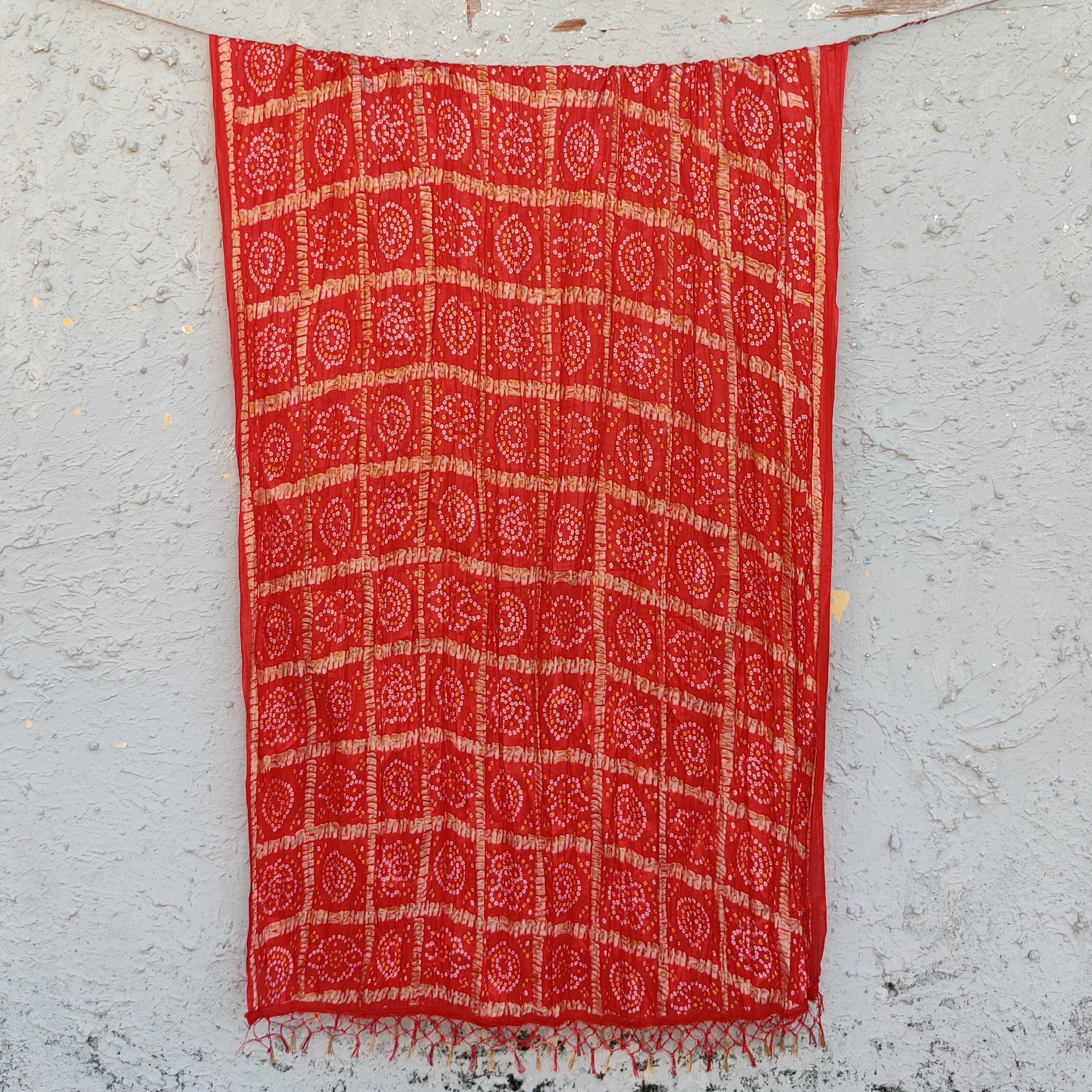 JIYA-Modal Slik Bandani Red With Light Golden Checks Dupatta – Sanskruti