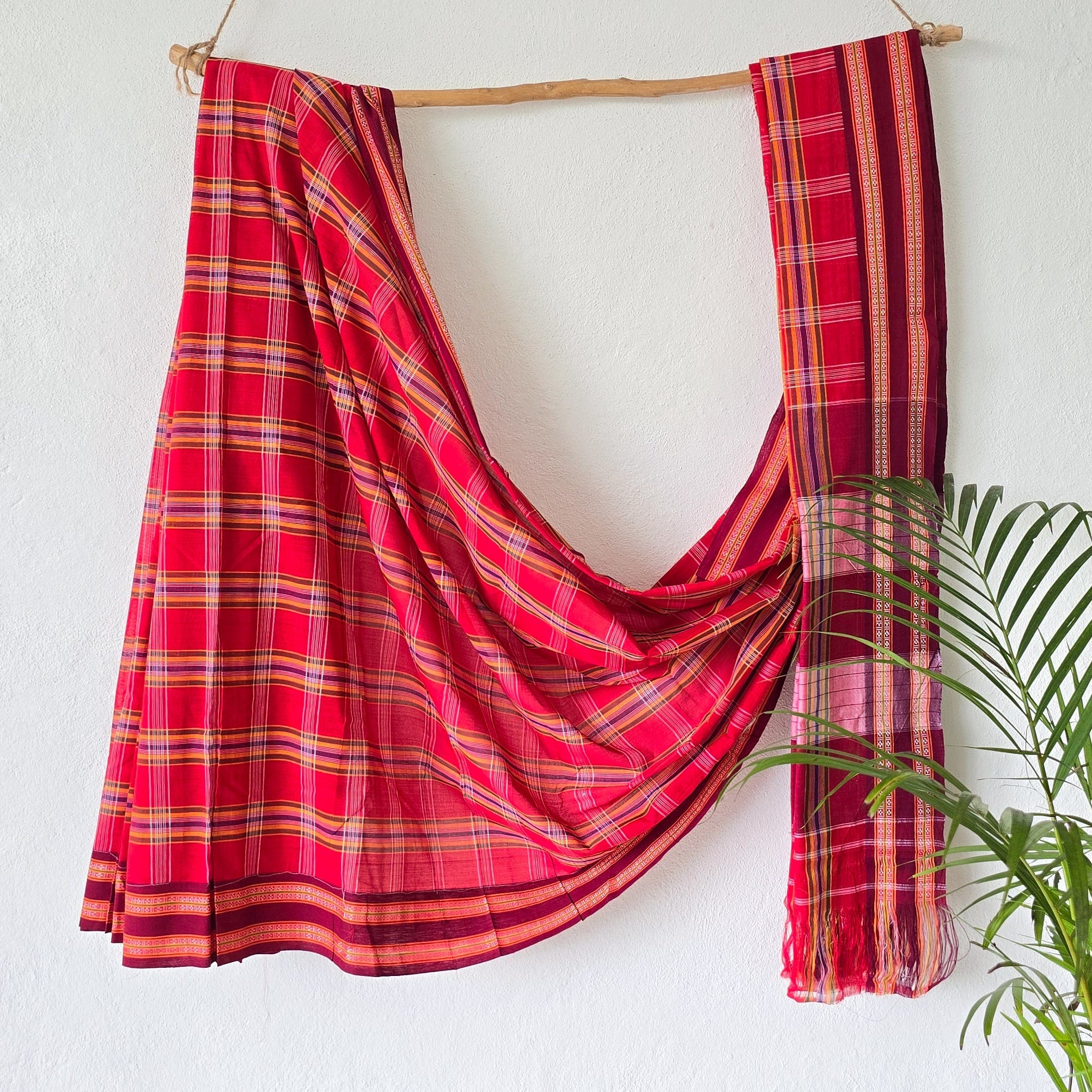 KUNBI-Pure Cotton Red And White Checks Kunbi Saree – Sanskruti