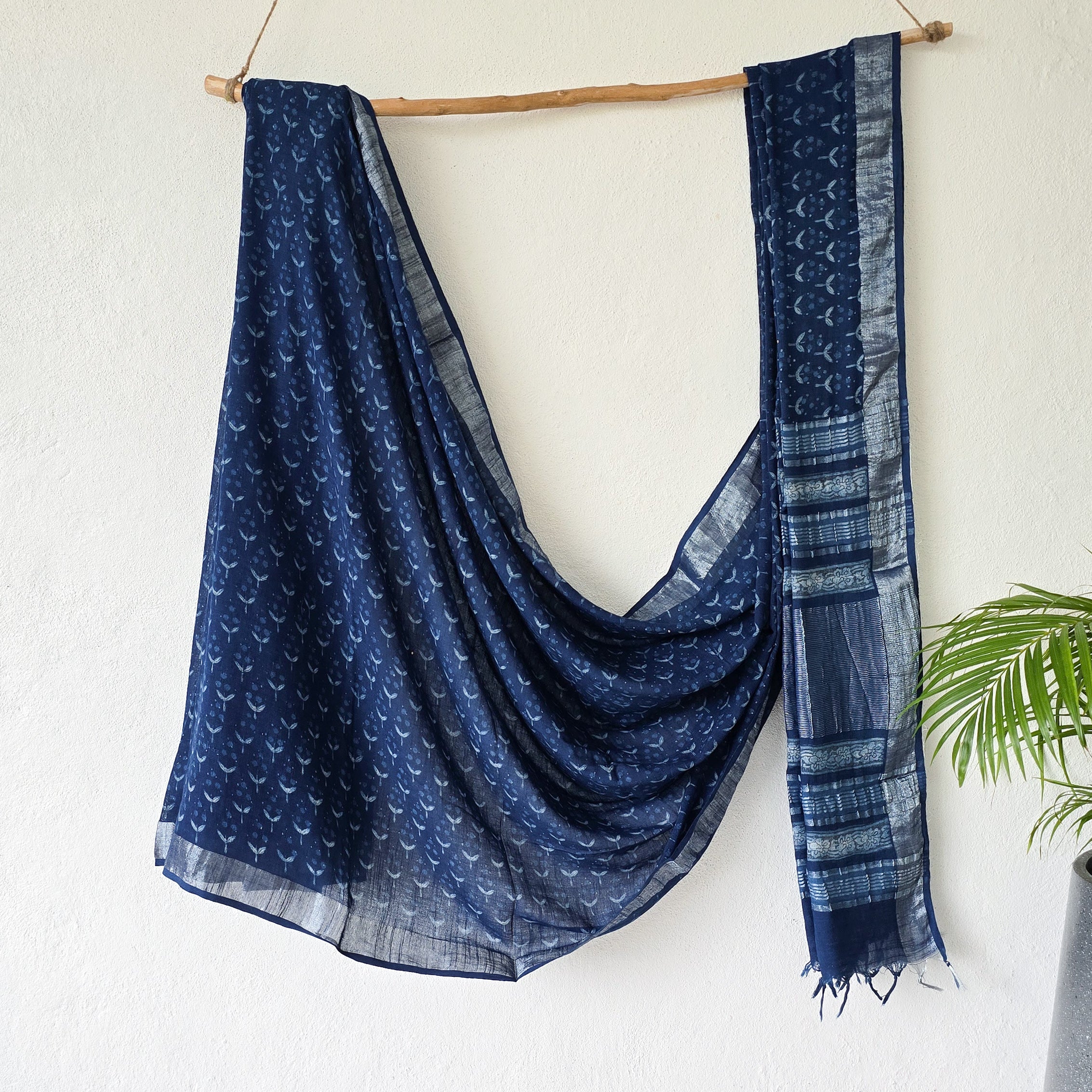 LINEN -Indigo With Plant Motif Design Linen Saree – Sanskruti