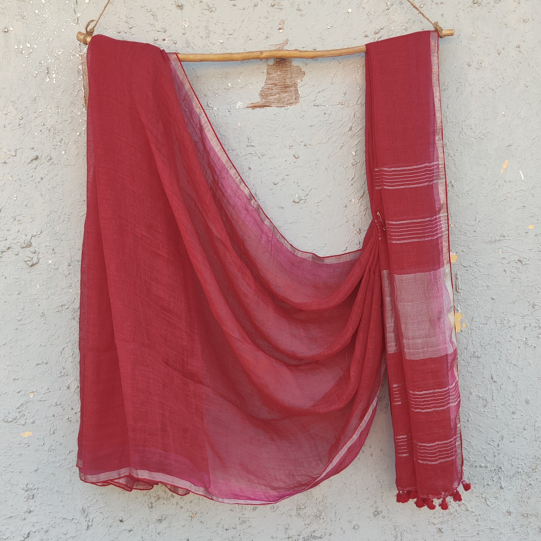 Linen Queen-Red Linen Saree – Sanskruti
