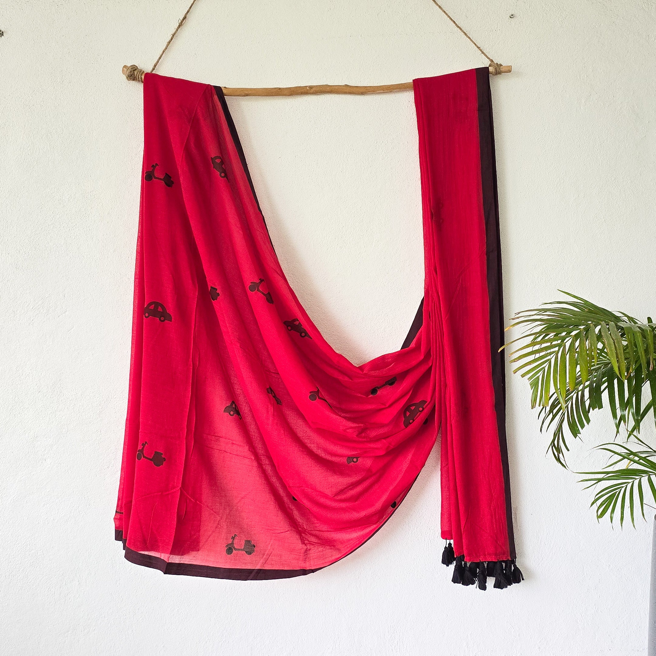 Mul Piku -Mul Piku Red With Maroon Car And Scooty Saree – Sanskruti