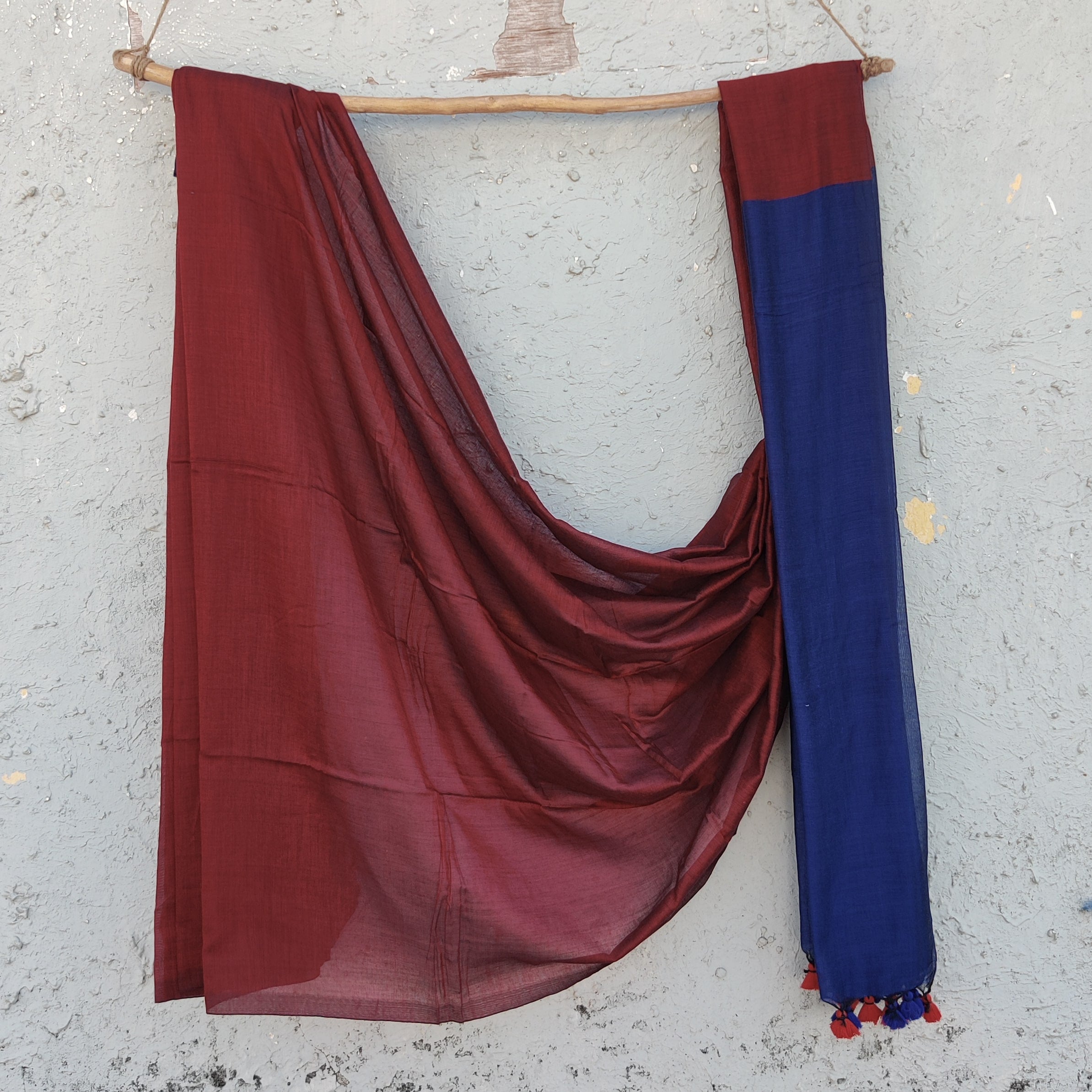 PIKU-Maroon Body And Blue Pallu Saree – Sanskruti