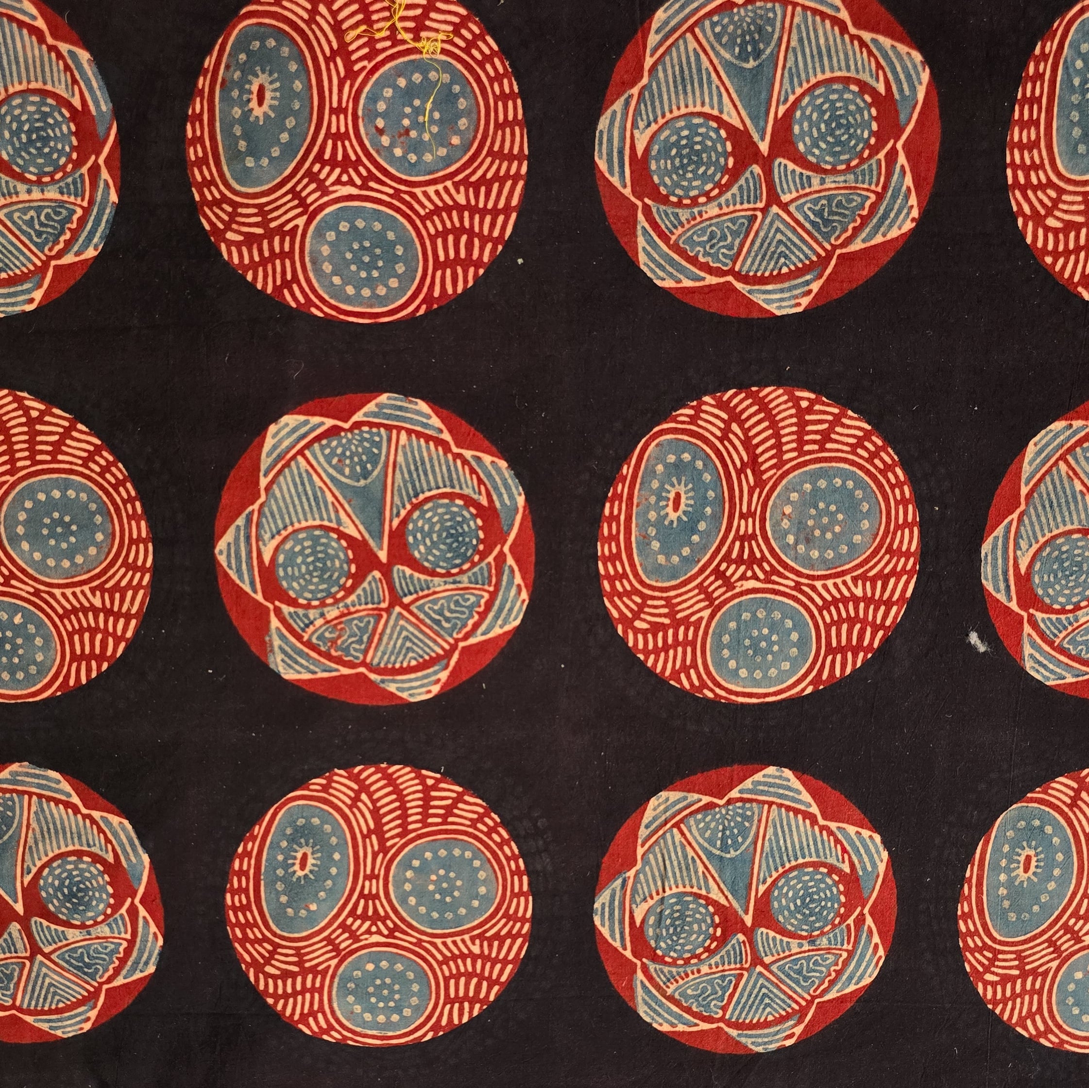 Pre Cut ( 1.80 Meter) Pure Cotton Ajrak Black With Rust Red Big Circle – Sanskruti