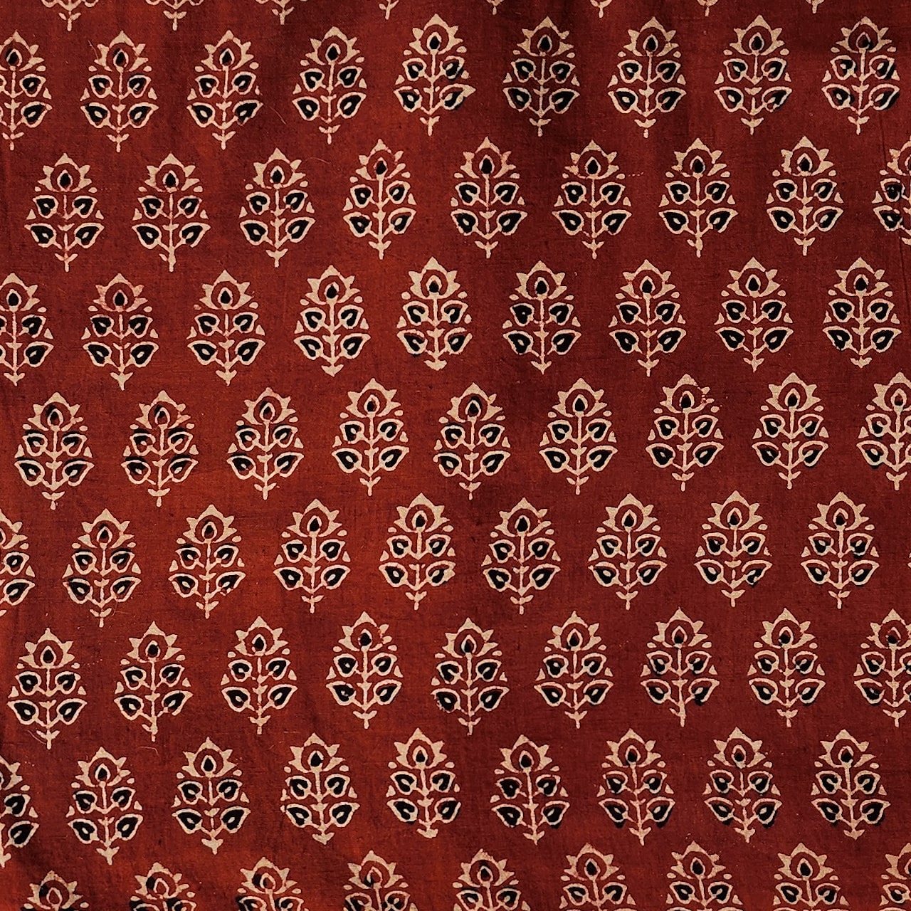 Pure Cotton Ajrak Vegetable Dyed Rust Red With Cream Flower Motif Hand – Sanskruti