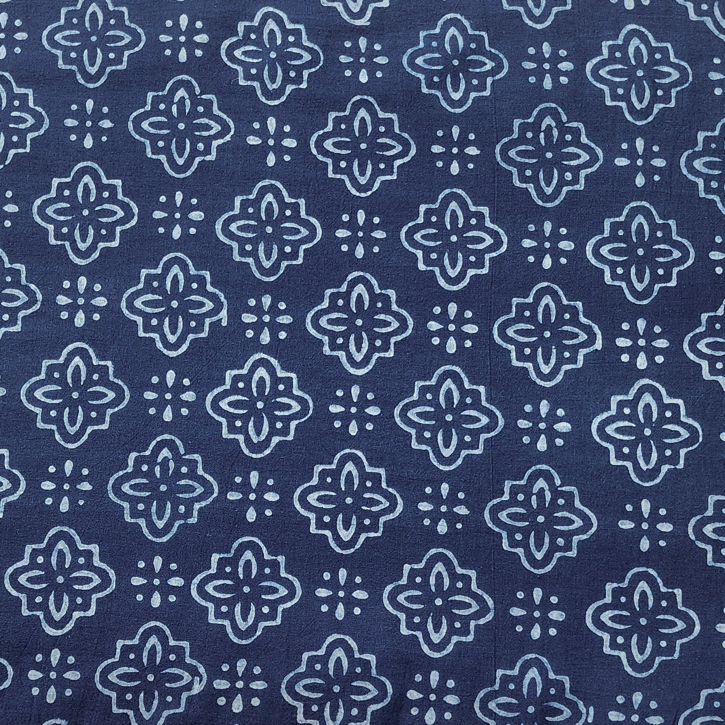 (PRE-CUT 0.95 METER) Pure Cotton Akola Indigo With Tiles Pattern Flowe ...