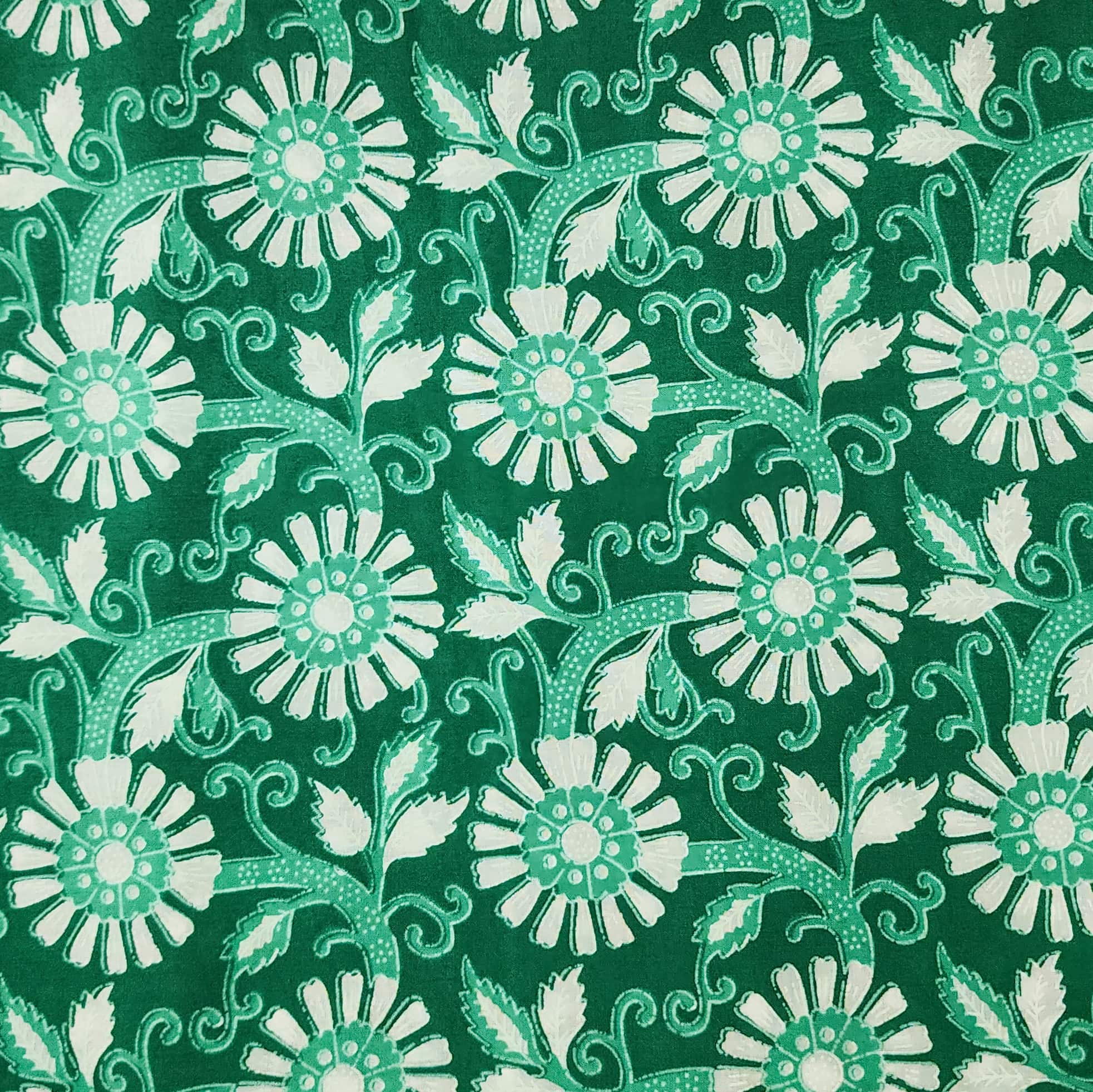Pure Cotton Green With White Flower Jaal Screenprint Fabric – Sanskruti