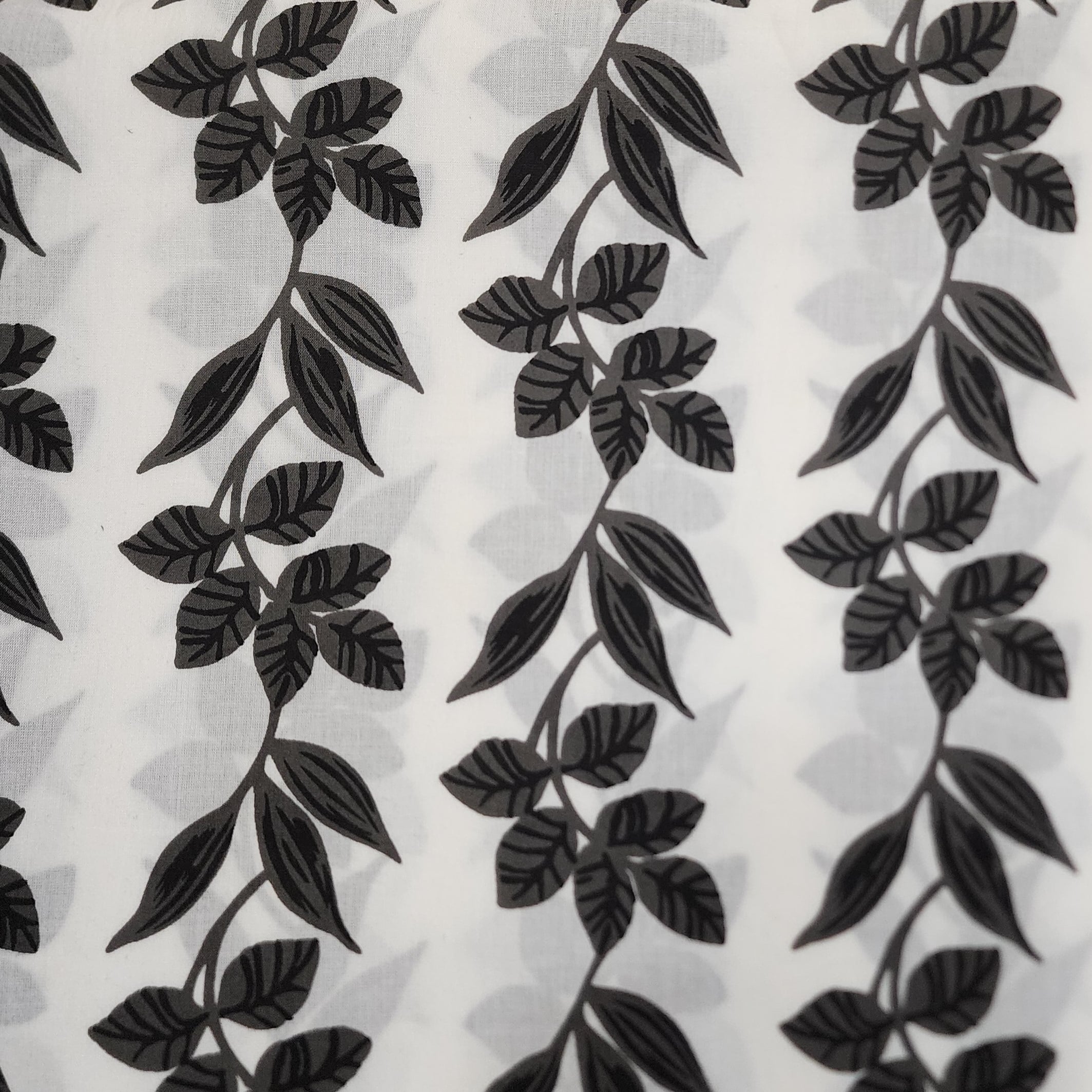 Pure Cotton Screen Print White With Black Flower Creeper Design Print ...