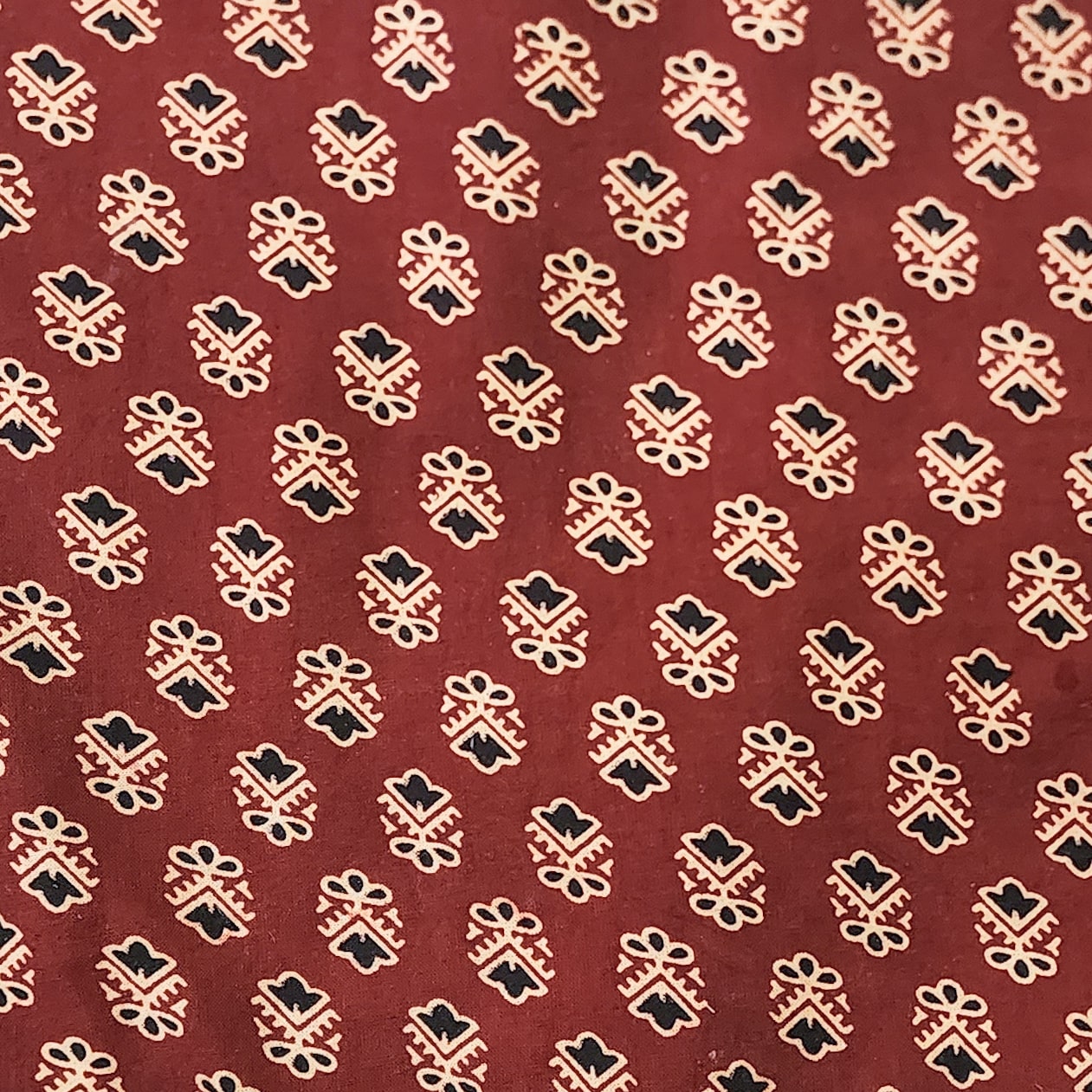 Pure Cotton Vegetable Dyed Ajrak Rust With Cream Small Black Flower Bu – Sanskruti