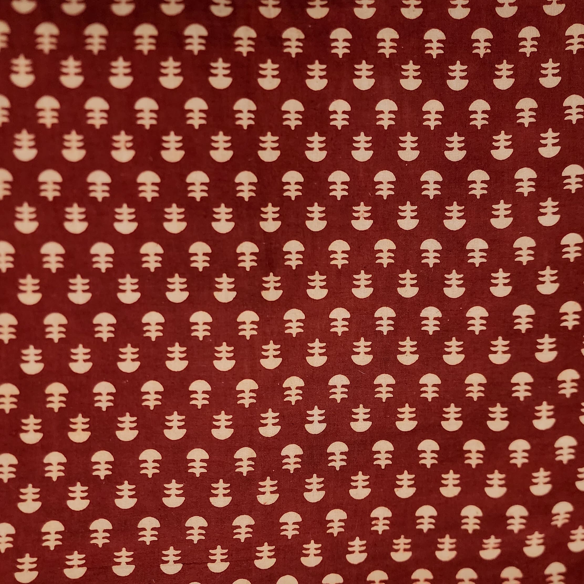 Pre Cut (1 Meter) Pure Cotton Vegetable Dyed Rust With Tiny Cream Fish ...