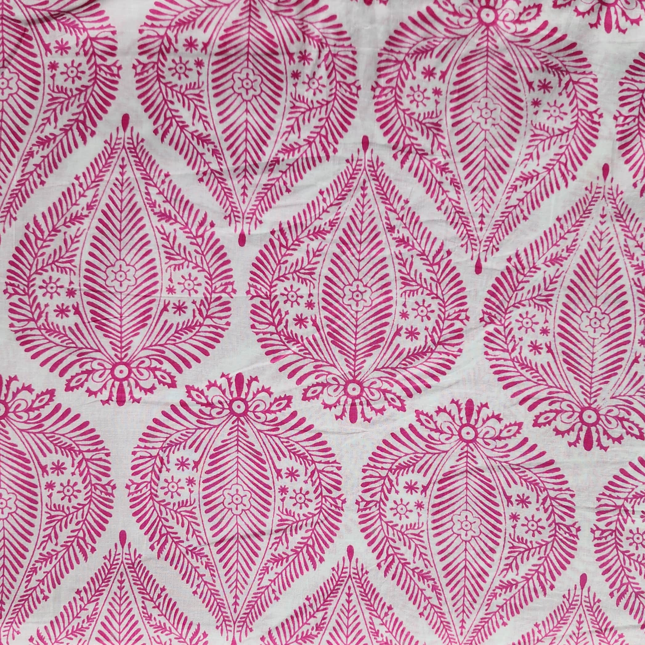 Pure Cotton White With Pink Big Leaf Motif Screen Print Fabric – Sanskruti