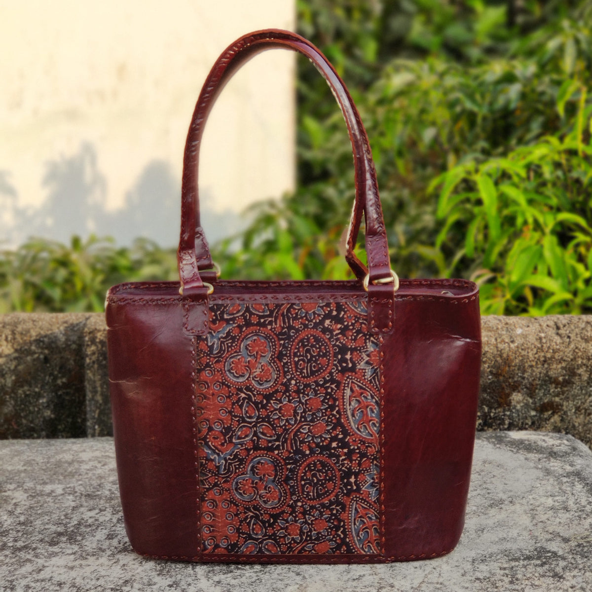 JODHPURI -Jodhpuri Leather Black Ajrak Tote Shoulder Bag With A Zip ...