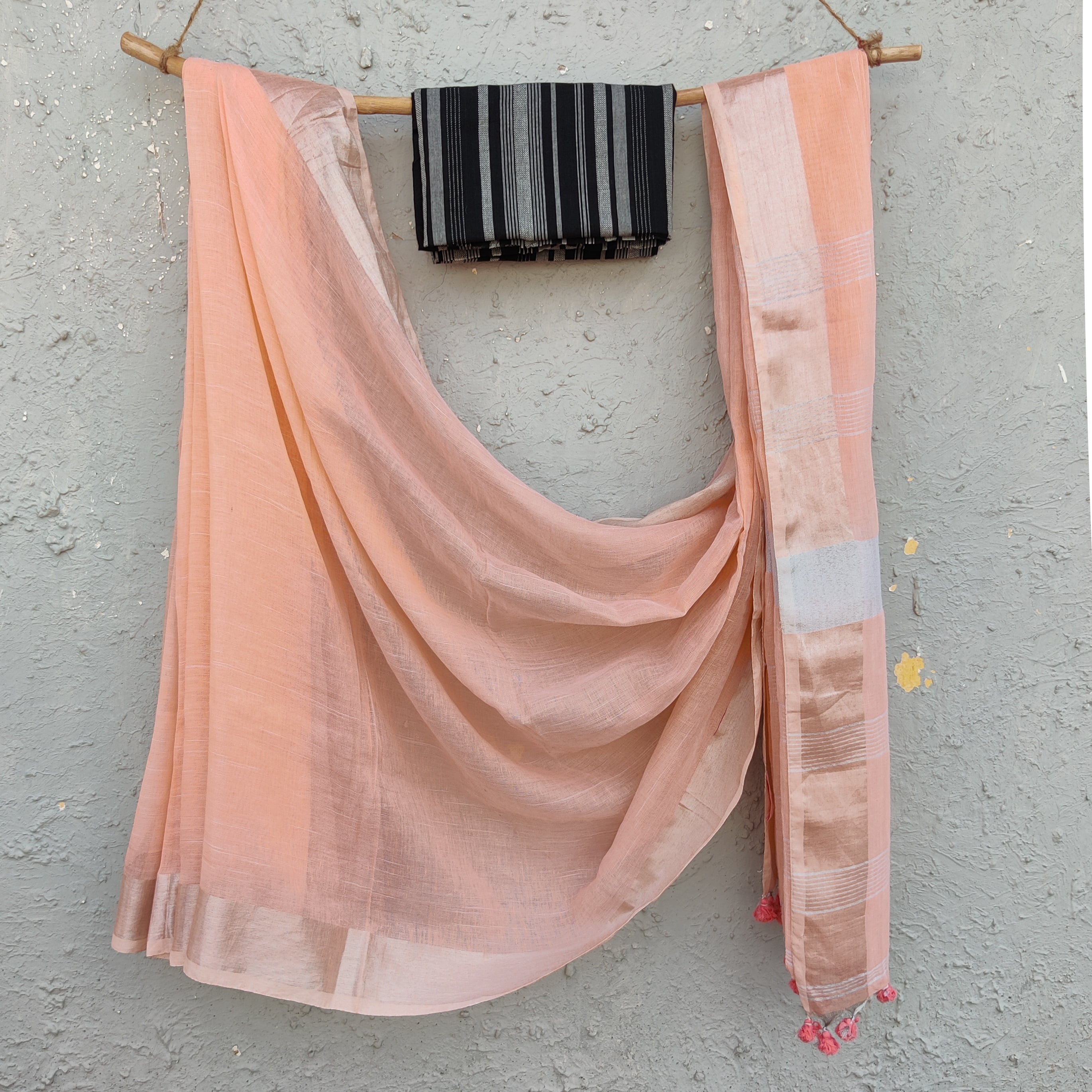 Linen Queen - Peach Linen Saree – Sanskruti