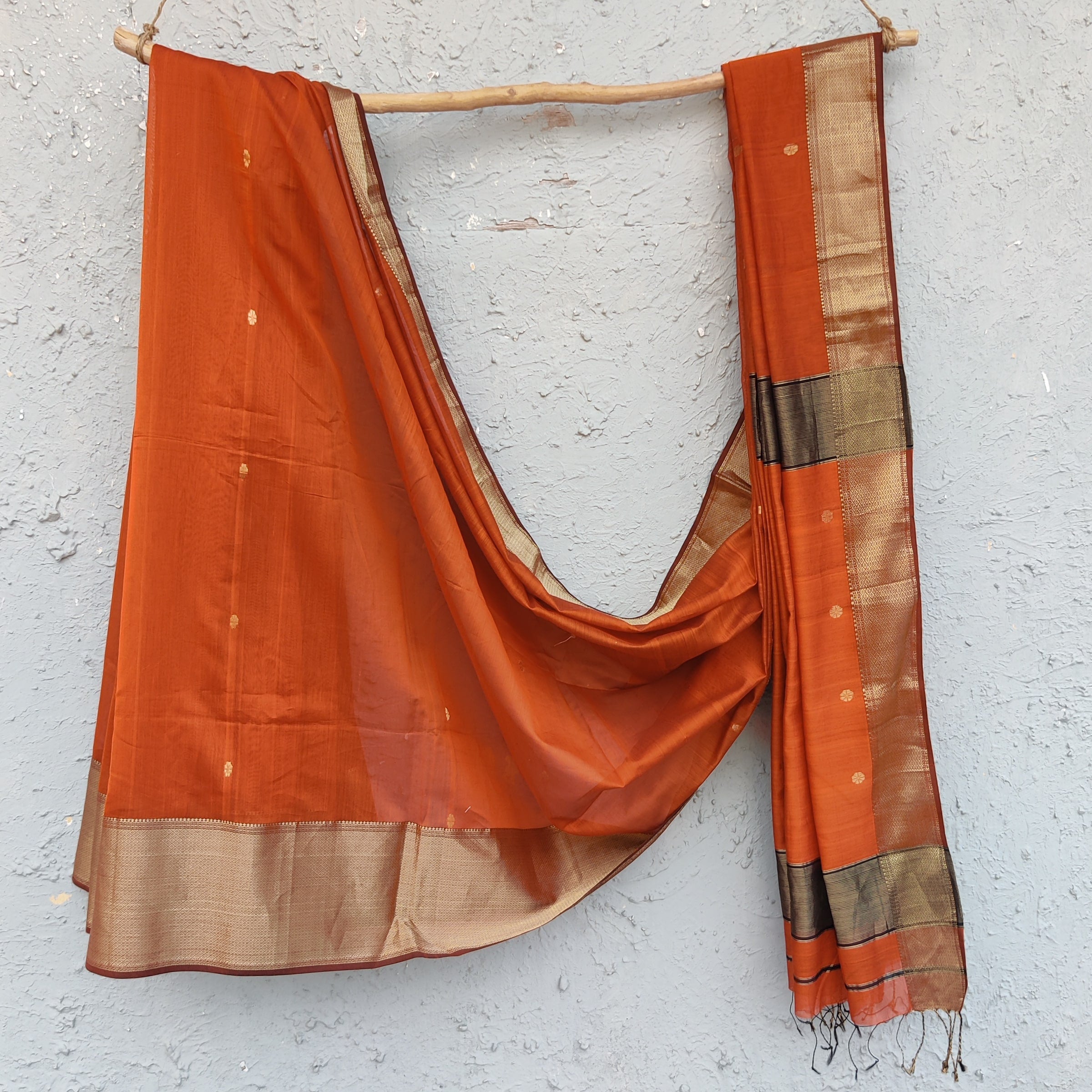 MAHESHWARI - Pure Maheshwari Rust Orange Gold Border Saree – Sanskruti