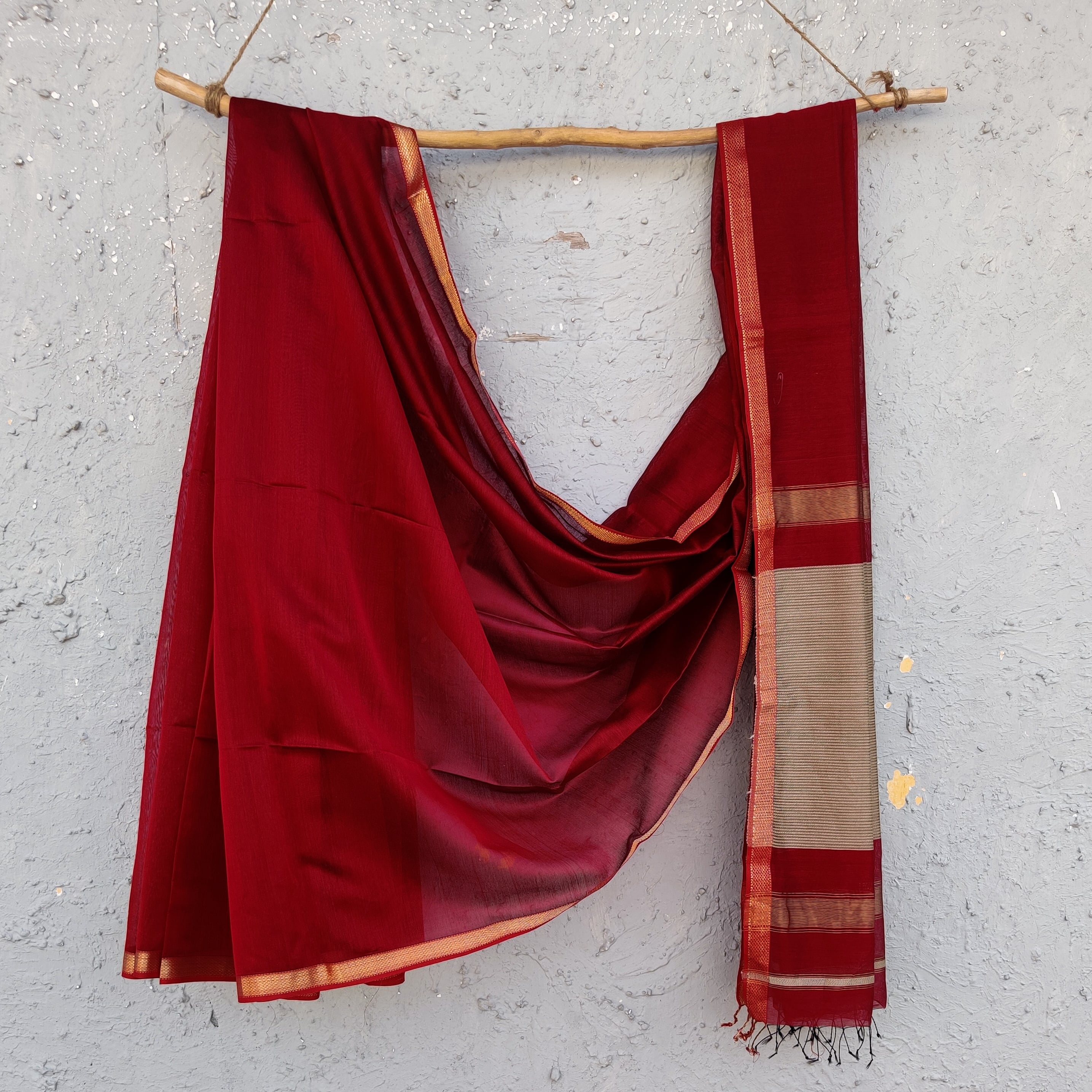 MAHESHWARI - Red Maroon Saree With One Inch Gold Border – Sanskruti