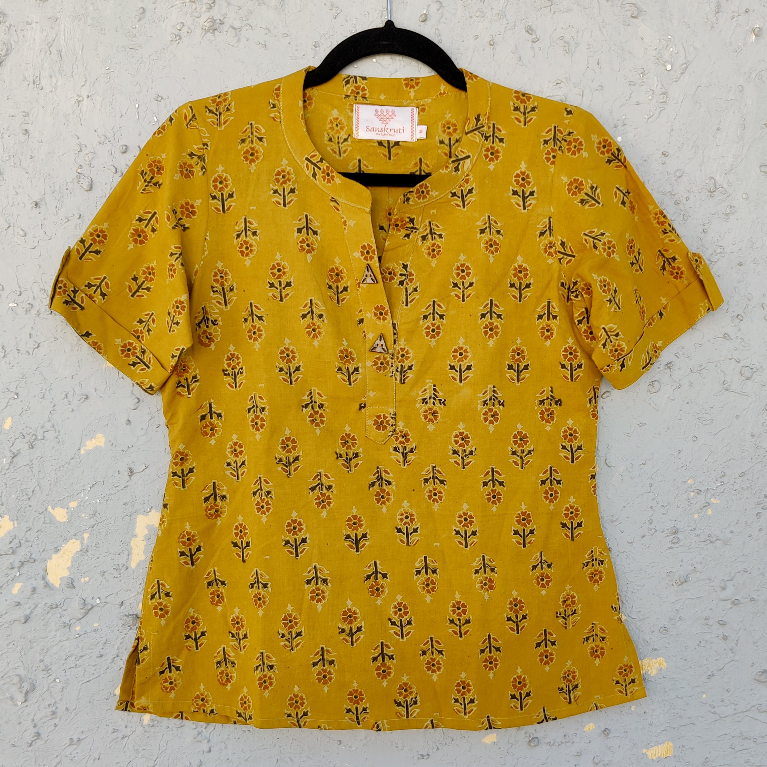 MEERA - Pure Cotton Simple Ajrak Short – Sanskruti