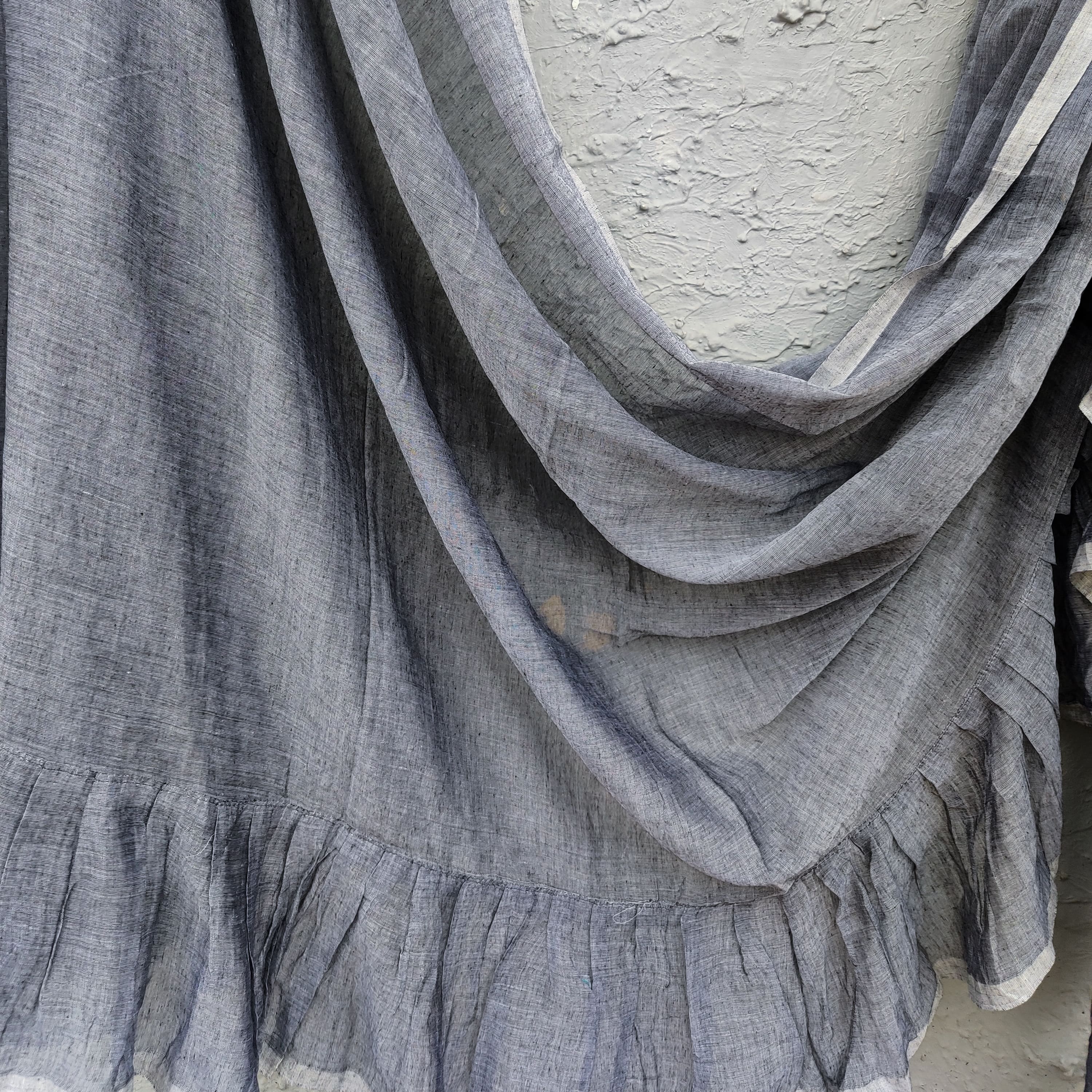 PIKU - Grey Extra Soft Ruffle Saree – Sanskruti