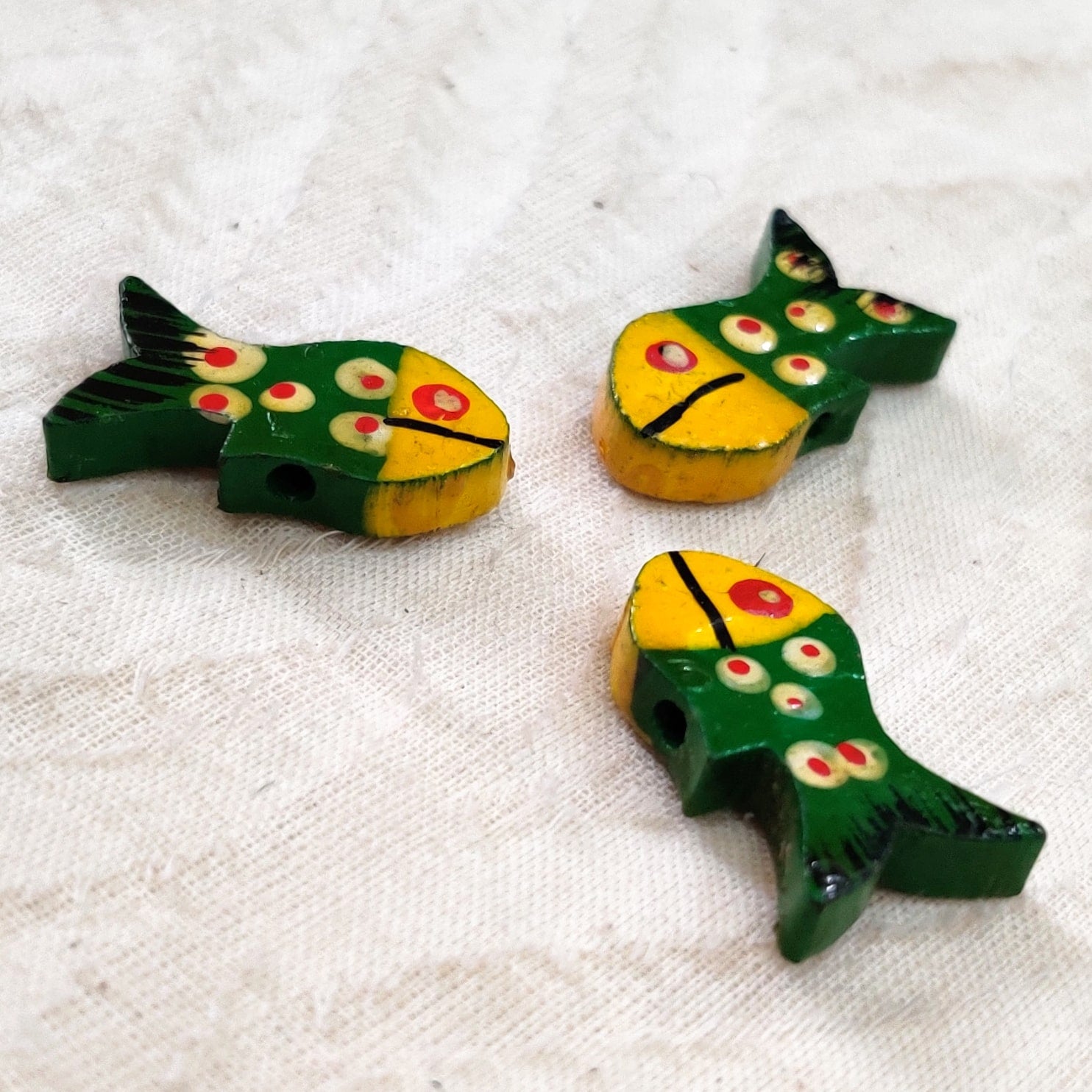 Pack Of 3 Green Yellow Fish Buttons – Sanskruti
