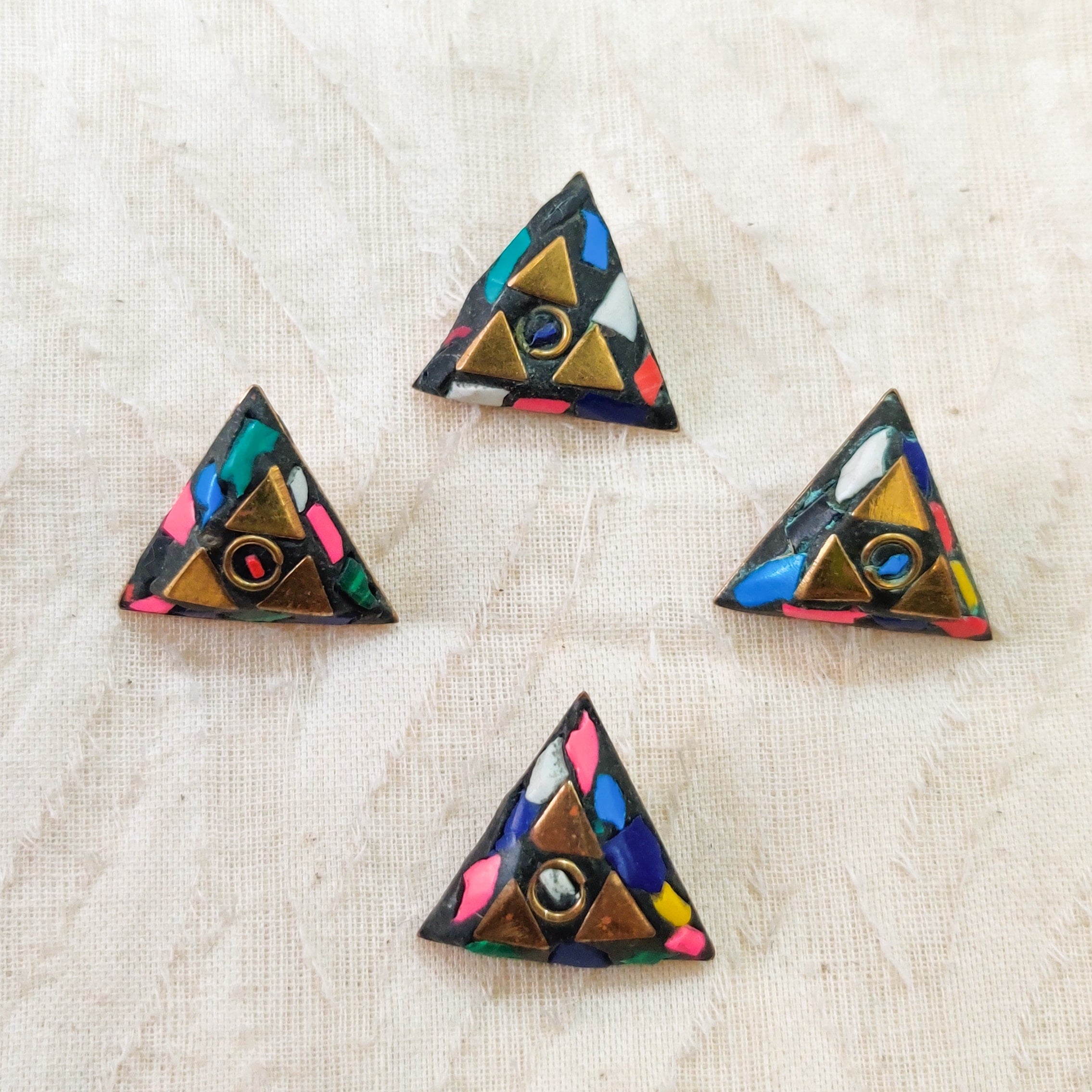 Pack Of 4 Multi Colour Mosaic Triangle Buttons – Sanskruti