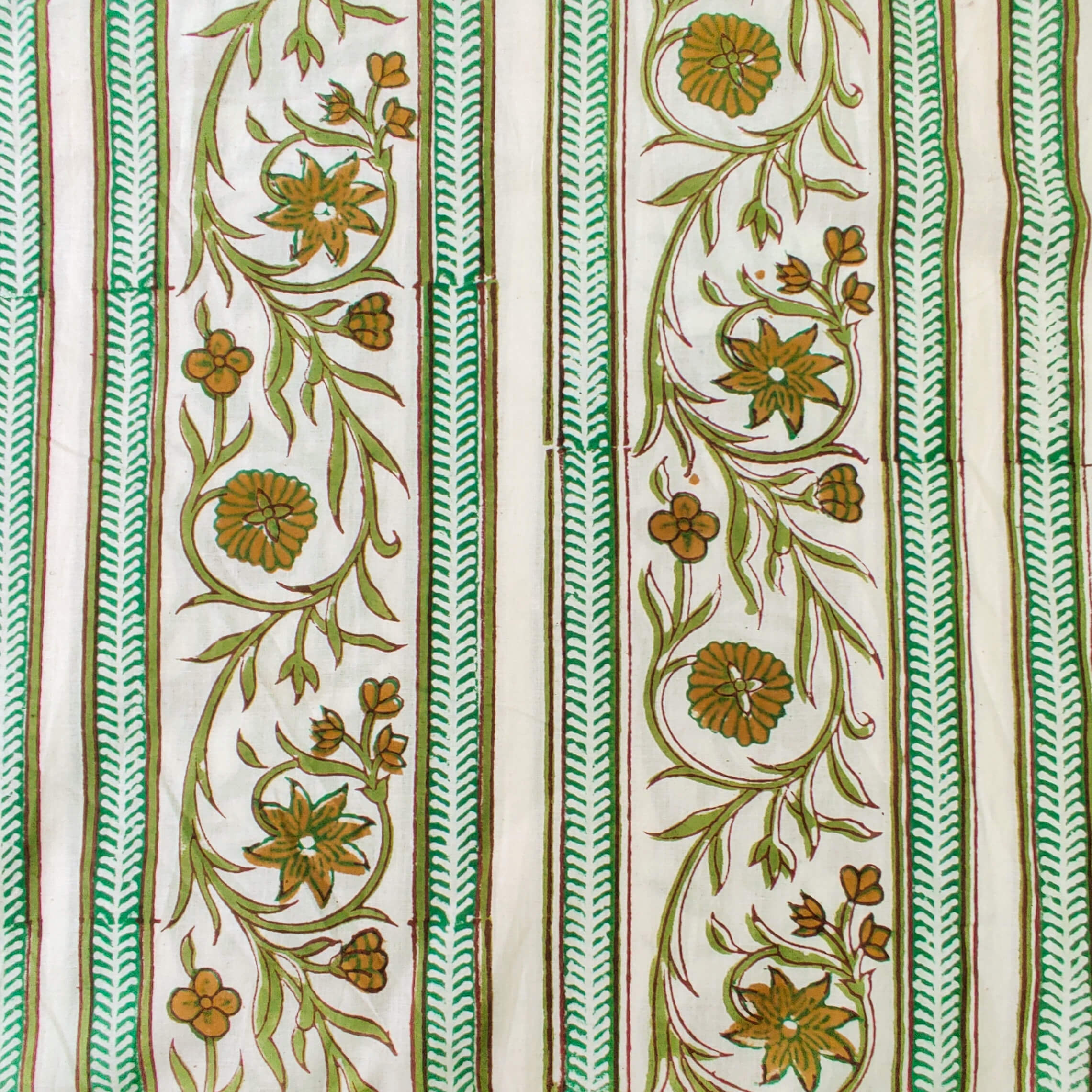 Pure Cotton Jaipuri With A Beautiful Creaper Border Hand Block Print F ...